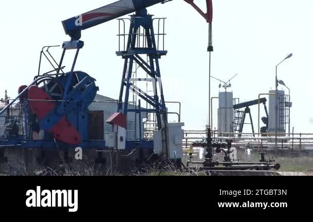 Oil well Stock Videos & Footage - HD and 4K Video Clips - Alamy
