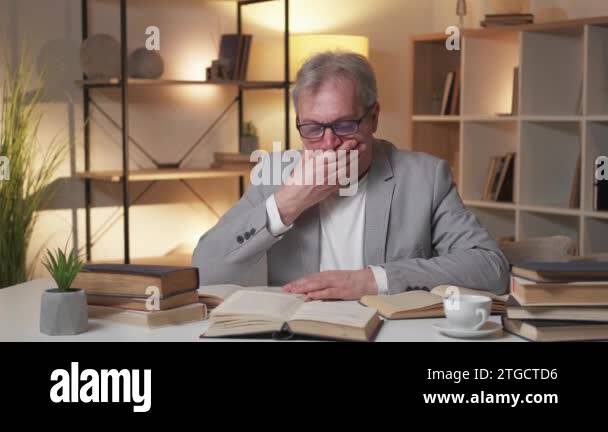 Spectacles pile Stock Videos & Footage - HD and 4K Video Clips - Alamy