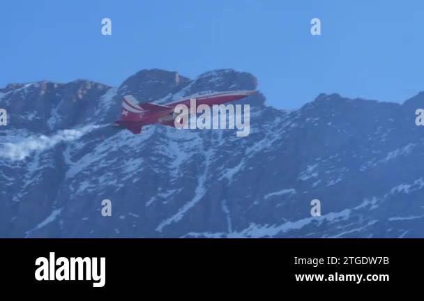 F 5 fighter jet Stock Videos & Footage - HD and 4K Video Clips - Alamy