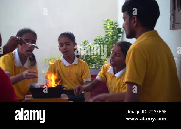 Fire Yagna Hawan Puja Yajna Havan Hindu ritual ceremony Yagya. Havan ...