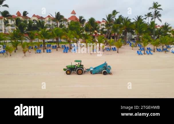 Tractor on beaches Stock Videos & Footage - HD and 4K Video Clips - Alamy