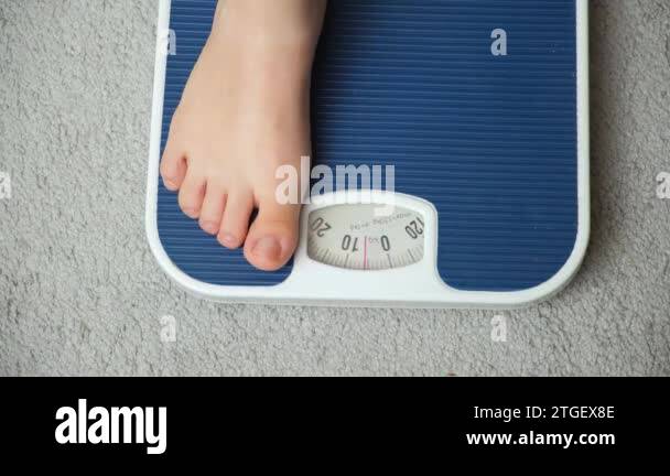 50 feet scale Stock Videos & Footage - HD and 4K Video Clips - Alamy