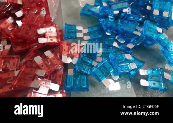 A Low voltage circuit breaker Blade Fuse for safety used in Automotive ...