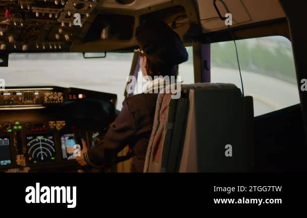 Aircraft windscreen Stock Videos & Footage - HD and 4K Video Clips - Alamy