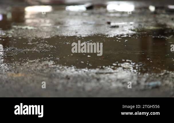 Water drops falling Stock Videos & Footage - HD and 4K Video Clips - Alamy