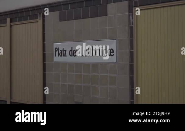 Bahnhof logo Stock Videos & Footage - HD and 4K Video Clips - Alamy