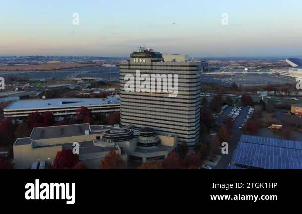 Metlife sign Stock Videos & Footage - HD and 4K Video Clips - Alamy