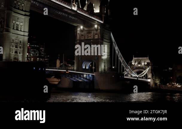 Panoramic night view of iconic landmark famous illuminated Tower Bridge ...