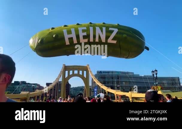 People crowd enjoy during pickelsburgh pickle food festival in ...