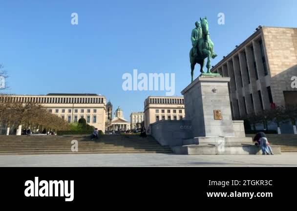 Statue of king alfred Stock Videos & Footage - HD and 4K Video Clips ...