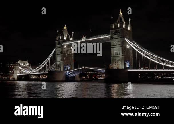 Panoramic night view of iconic landmark famous illuminated Tower Bridge ...