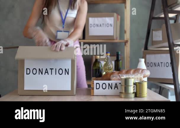 Donation of food for refugees from Ukraine affected by the war, support ...