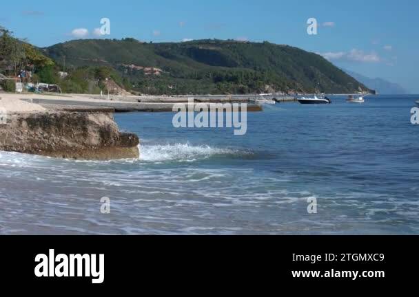 Block island surf Stock Videos & Footage - HD and 4K Video Clips - Alamy
