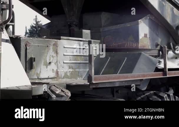 Broken chassis Stock Videos & Footage - HD and 4K Video Clips - Alamy