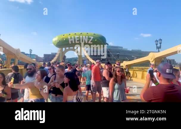 People crowd enjoy during pickelsburgh pickle food festival in ...