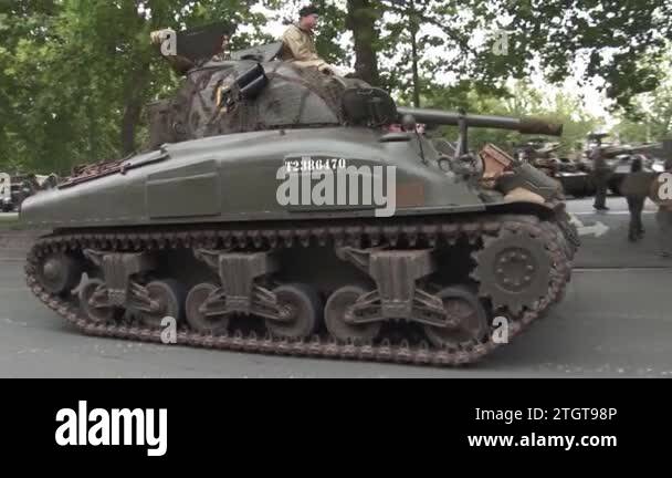 world war two sherman tank Stock Video Footage - Alamy