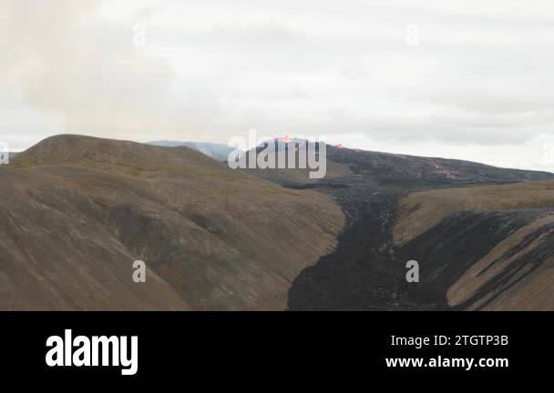 4K footage of Fagradalsfjall active volcano eruption in Geldingadalir ...