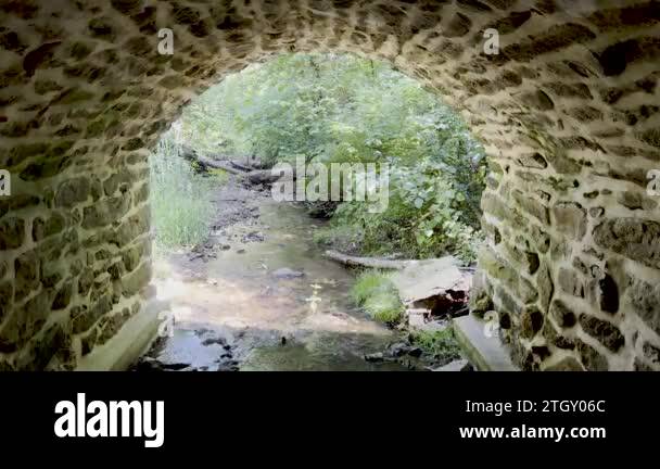 Trail arch archway Stock Videos & Footage - HD and 4K Video Clips - Alamy