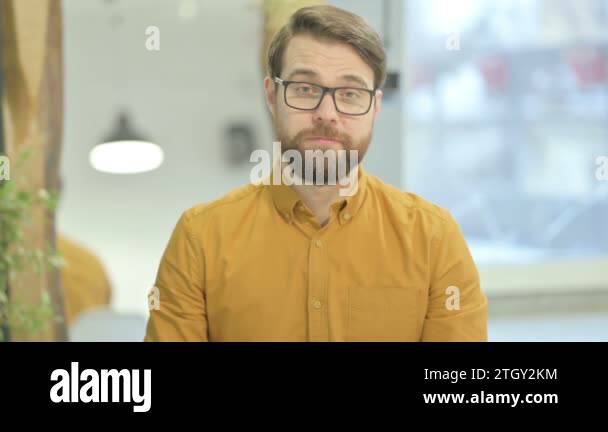 Clapping joy Stock Videos & Footage - HD and 4K Video Clips - Alamy