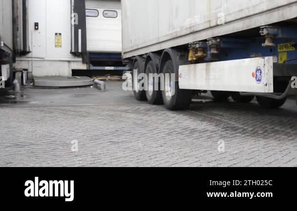 Open cargo bay Stock Videos & Footage - HD and 4K Video Clips - Alamy