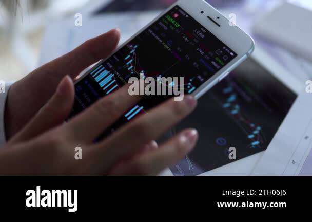 Swipe mobile phone flat screen Stock Videos & Footage - HD and 4K Video ...