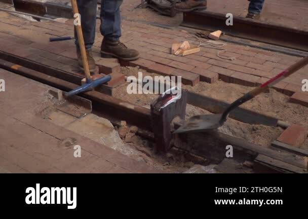 Welding steel tracks Stock Videos & Footage - HD and 4K Video Clips - Alamy