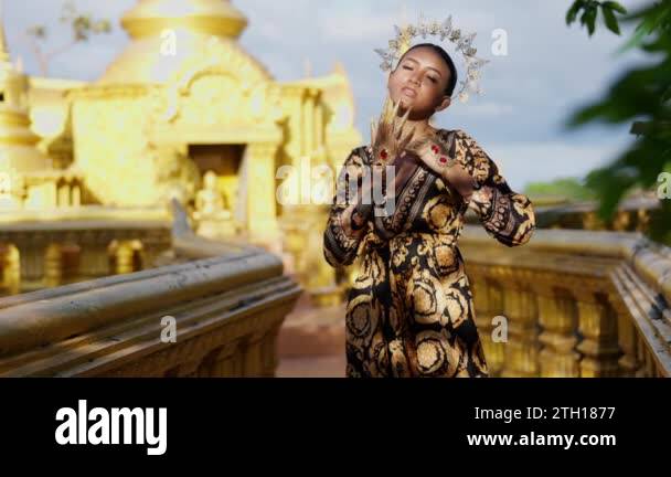 Woman and temple Stock Videos & Footage - HD and 4K Video Clips - Alamy