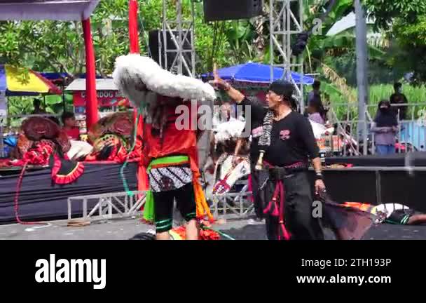 Indonesian performing Jaranan dance (kuda lumping, kuda kepang) dance ...