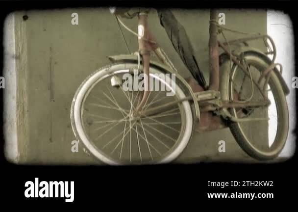 Vintage bike lock Stock Videos & Footage - HD and 4K Video Clips - Alamy