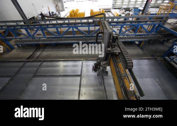 Video of a shuttering robot in action in a modern, fully automated ...