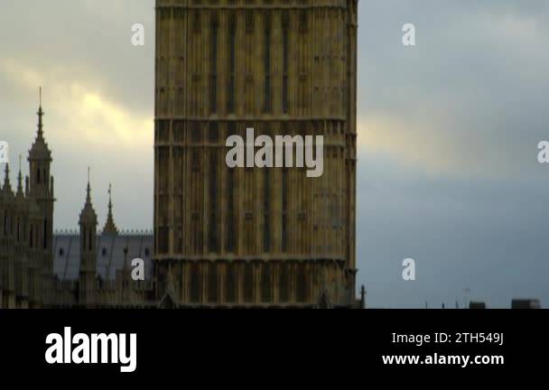 Starting on the surface of Thames, the camera gradually moves upwards ...