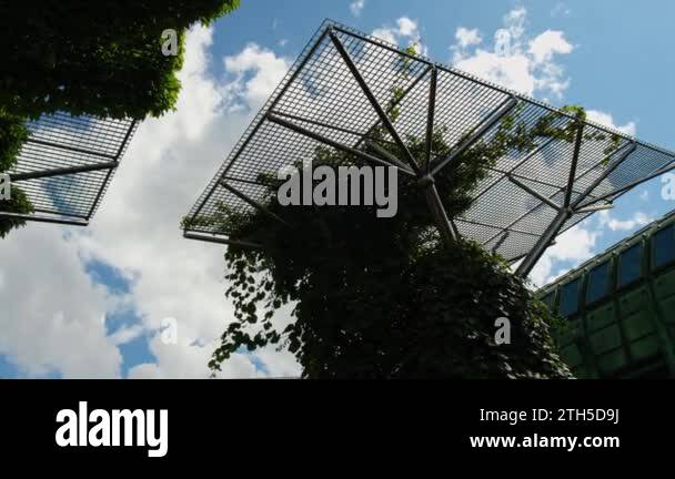 Botanical garden on the roof of the Warsaw University library modern ...