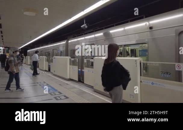 Rush hour train platform japan Stock Videos & Footage - HD and 4K Video ...