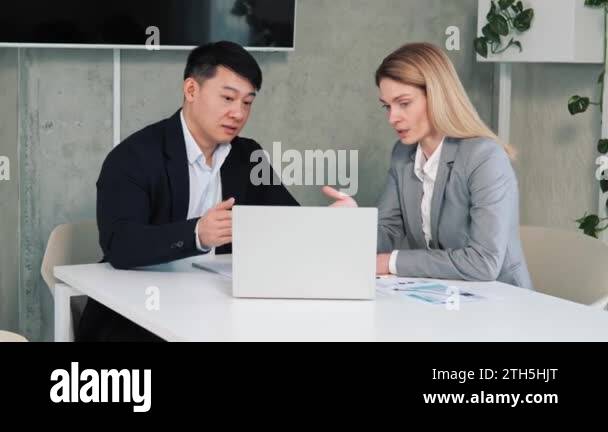 Chinese expert Stock Videos & Footage - HD and 4K Video Clips - Alamy