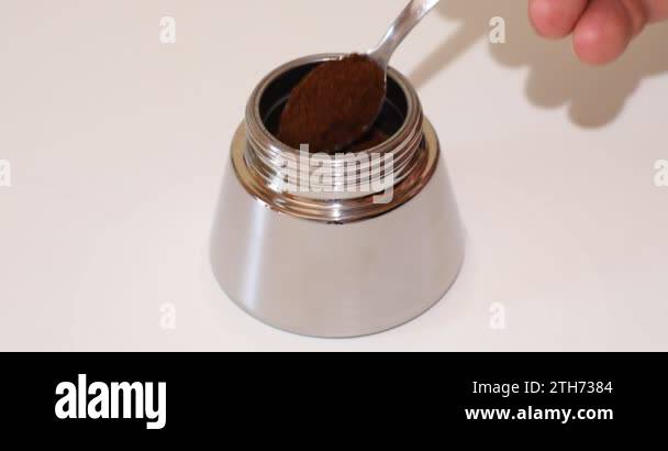 Fill of container Stock Videos & Footage - HD and 4K Video Clips - Alamy