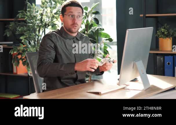 Confused office worker Stock Videos & Footage - HD and 4K Video Clips ...