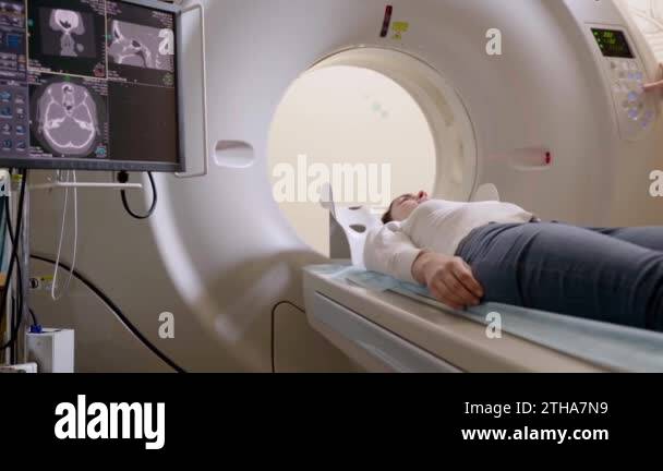 Herniated disk scan Stock Videos & Footage - HD and 4K Video Clips - Alamy