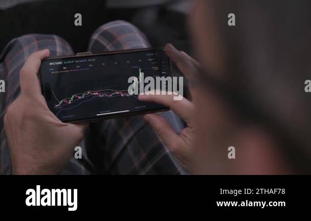 Smartphone chart Stock Videos & Footage - HD and 4K Video Clips - Alamy