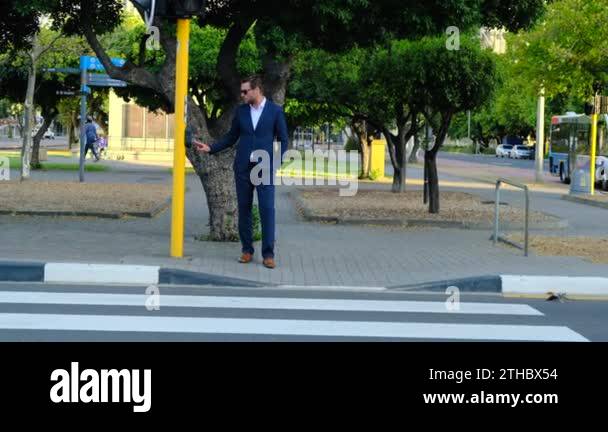Green man crossing sign Stock Videos & Footage - HD and 4K Video Clips ...