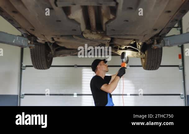 Lifting engine out of car Stock Videos & Footage - HD and 4K Video ...