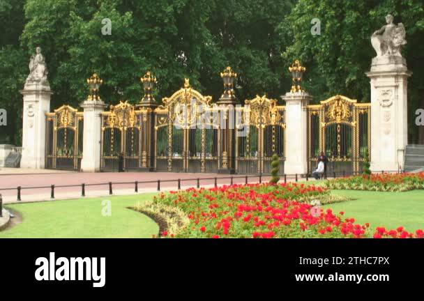 Park gates london Stock Videos & Footage - HD and 4K Video Clips - Alamy