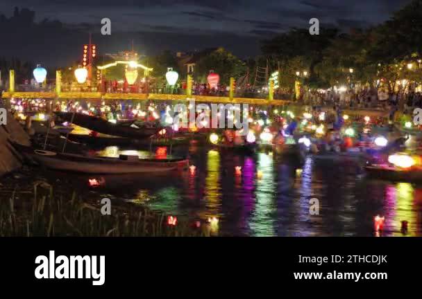 Crowd tourists canal boats Stock Videos & Footage - HD and 4K Video ...
