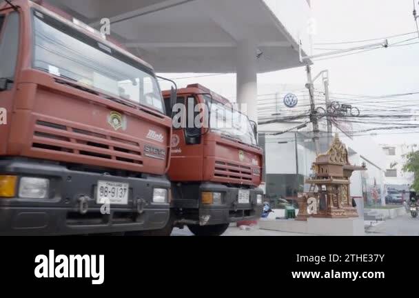 Thai fire engine Stock Videos & Footage - HD and 4K Video Clips - Alamy