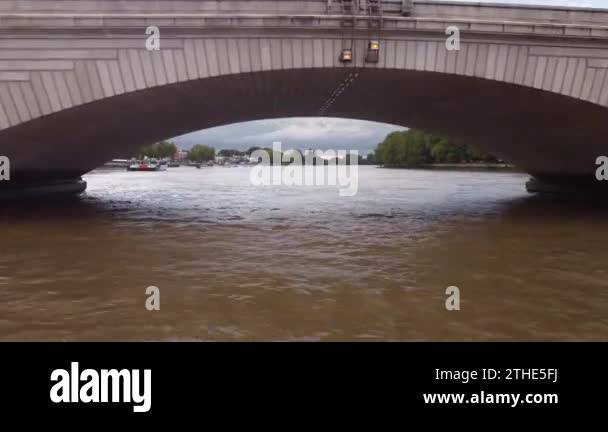 River thames water level Stock Videos & Footage - HD and 4K Video Clips ...