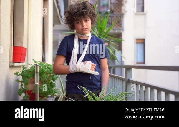 boy child 8 years old child breaks by fracturing the finger of his ...