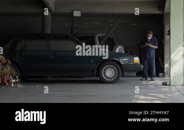 Horizontal hood Stock Videos & Footage - HD and 4K Video Clips - Alamy