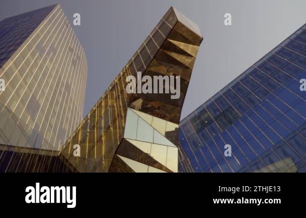 Polygonal building Stock Videos & Footage - HD and 4K Video Clips - Alamy