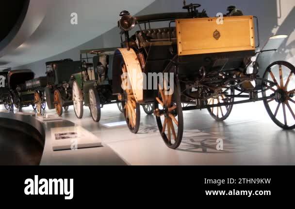 Antique carriages Stock Videos & Footage - HD and 4K Video Clips - Alamy