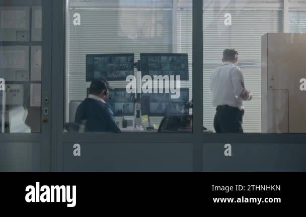 Observation blinds Stock Videos & Footage - HD and 4K Video Clips - Alamy