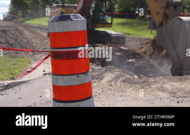 Ditch digging Stock Videos & Footage - HD and 4K Video Clips - Alamy